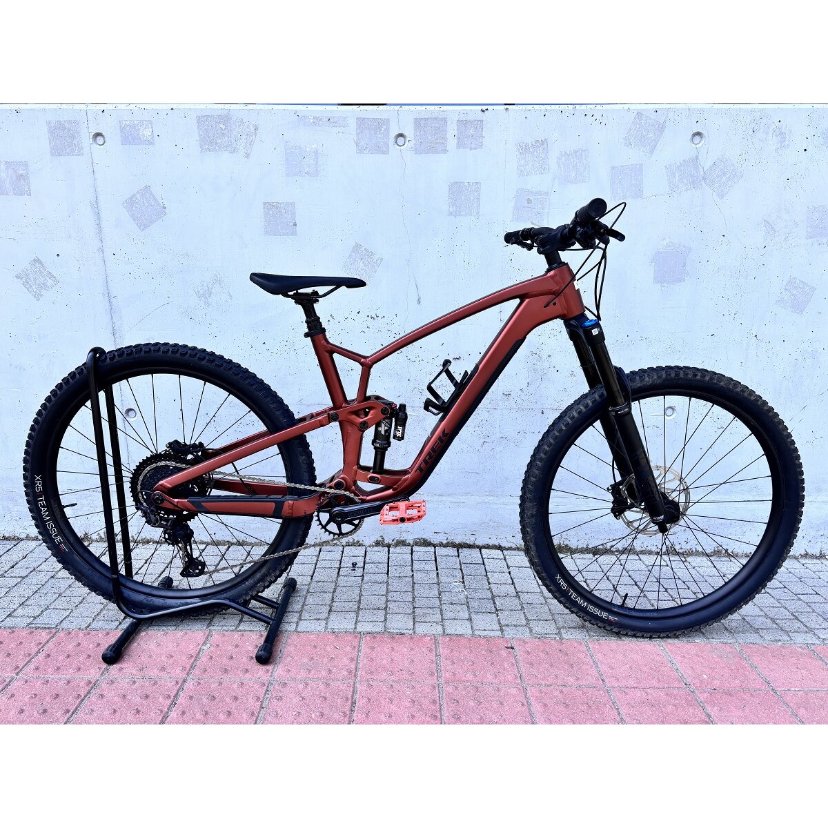 Testovaný bicykel Trek Fuel EX 8 Gen 6 Matte Pennyflake 2023 R119 ...